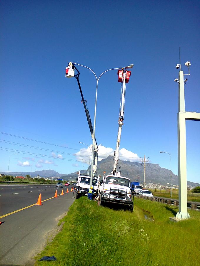 Highway Lighting Pole High Mast Light Pole Round / polygonal / Conical